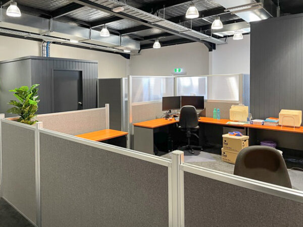 Modular Office Cubicles & Workstation Screen Dividers - Portable Partitions