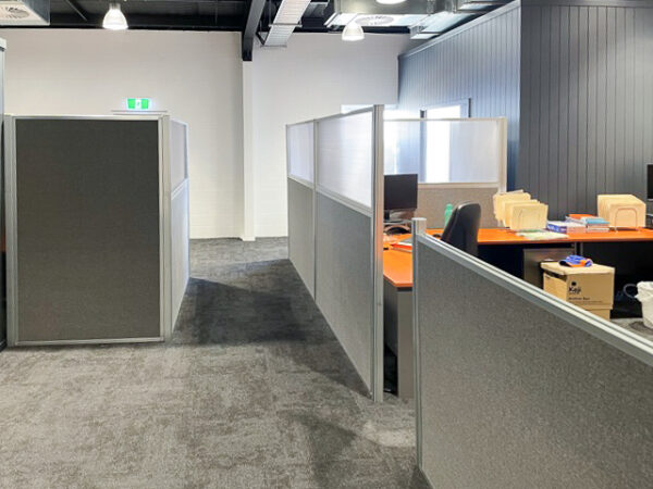 Modular Office Cubicles & Workstation Screen Dividers - Portable Partitions